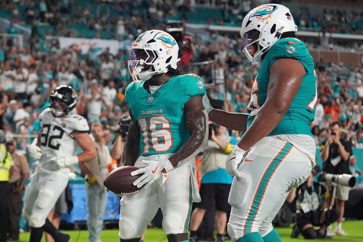 Tua Tagovailoa throws TD pass, sacked twice as Miami Dolphins beat ...