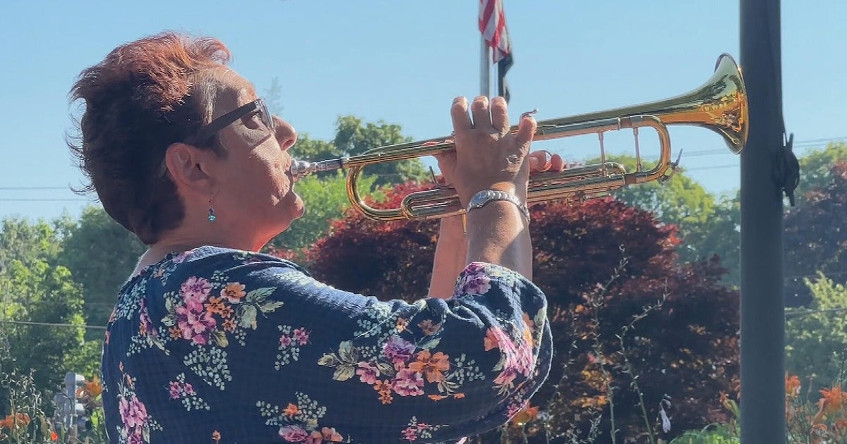 Trumpet player honors veterans in Franklin with Taps at solemn services ...