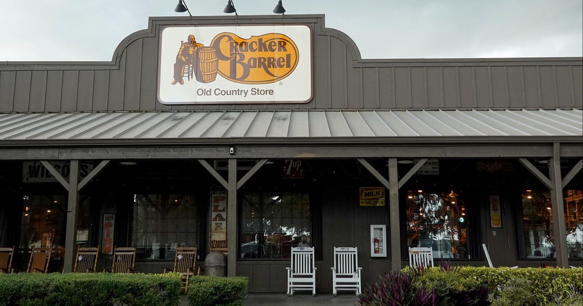 What went wrong with Cracker Barrel's logo change? - CBS News