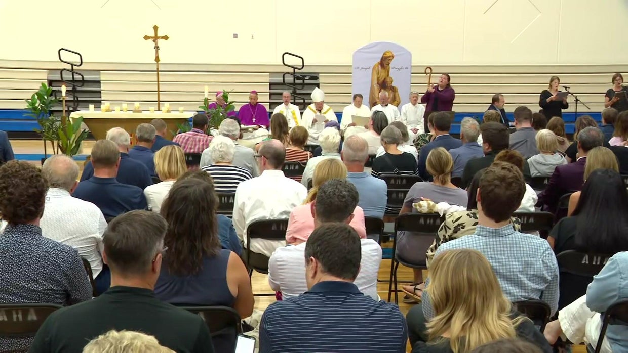 Community honors Minneapolis Catholic school shooting victims at prayer ...
