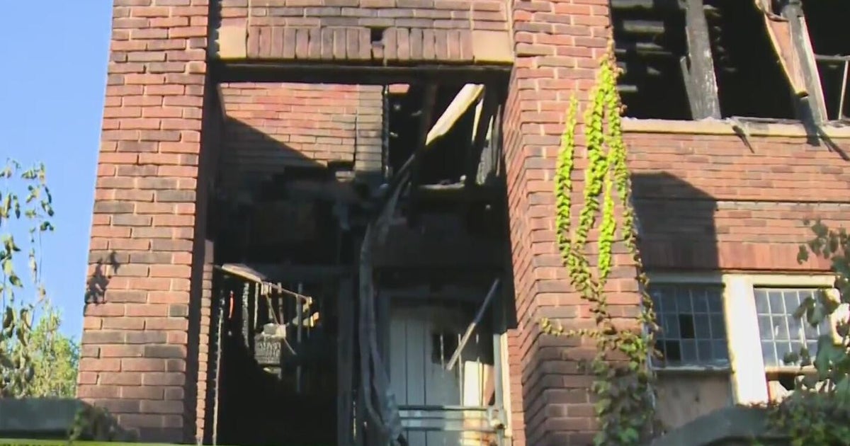 1 dead, firefighter injured, in Detroit house fire - CBS Detroit