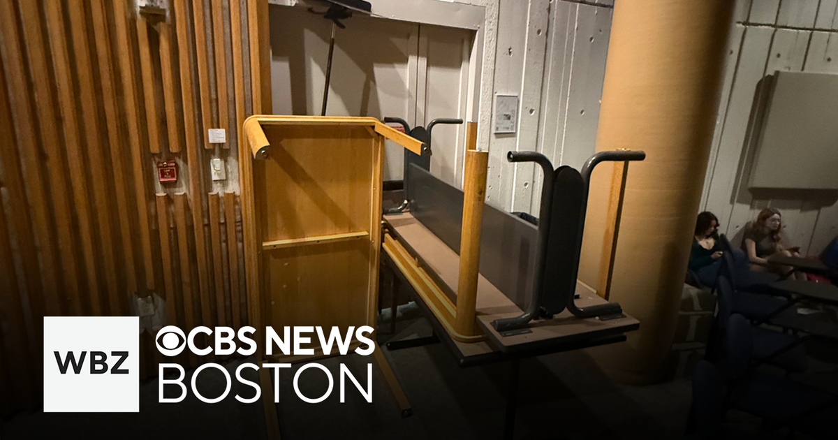 UMass Lowell students barricade classroom door during lockdown - CBS Boston