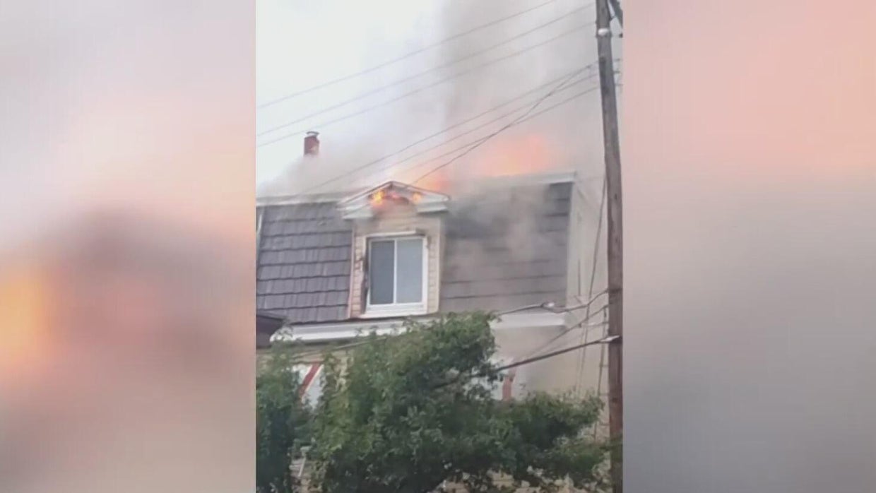 4 firefighters hurt battling blaze on Pittsburgh's South Side Slopes - CBS Pittsburgh