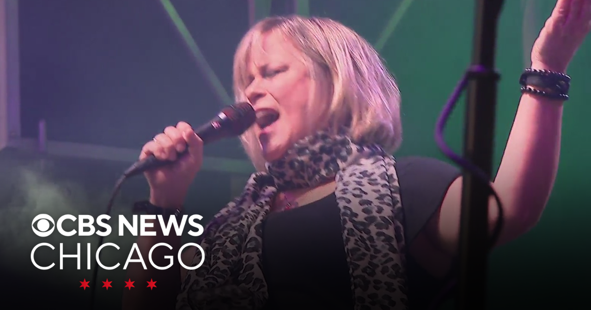 Dana Kozlov rocks out at "Retro on Roscoe" - CBS Chicago