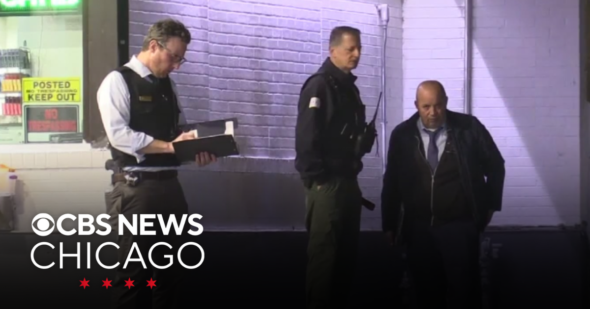 Man, 21, shot and killed at Near West Side Chicago gas station - CBS ...