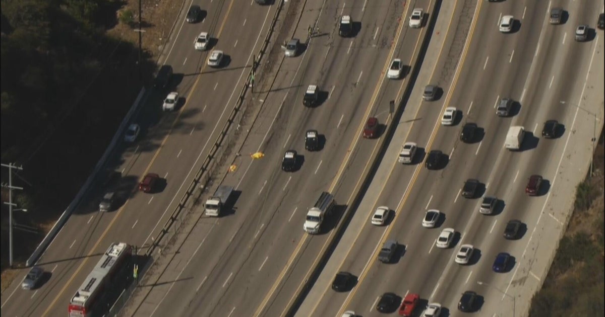 1 killed in crash on 405 Freeway in Sepulveda Pass - CBS Los Angeles