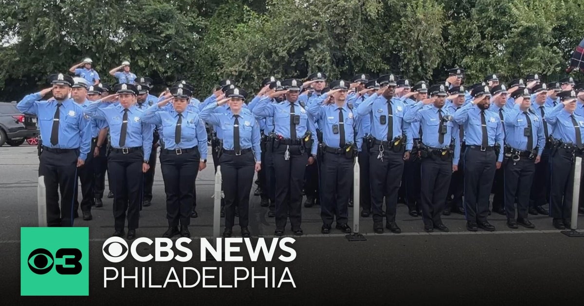 Philadelphia officers, loved ones remember Sgt. Jaime Roman at plaque ...
