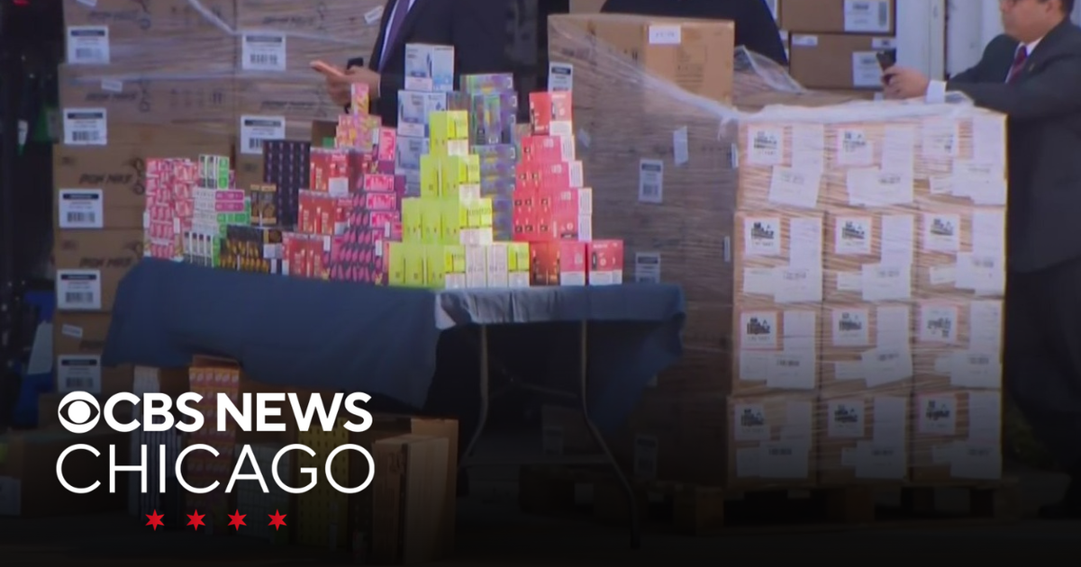 Federal agents raid vape warehouse in Bensenville, Illinois - CBS Chicago