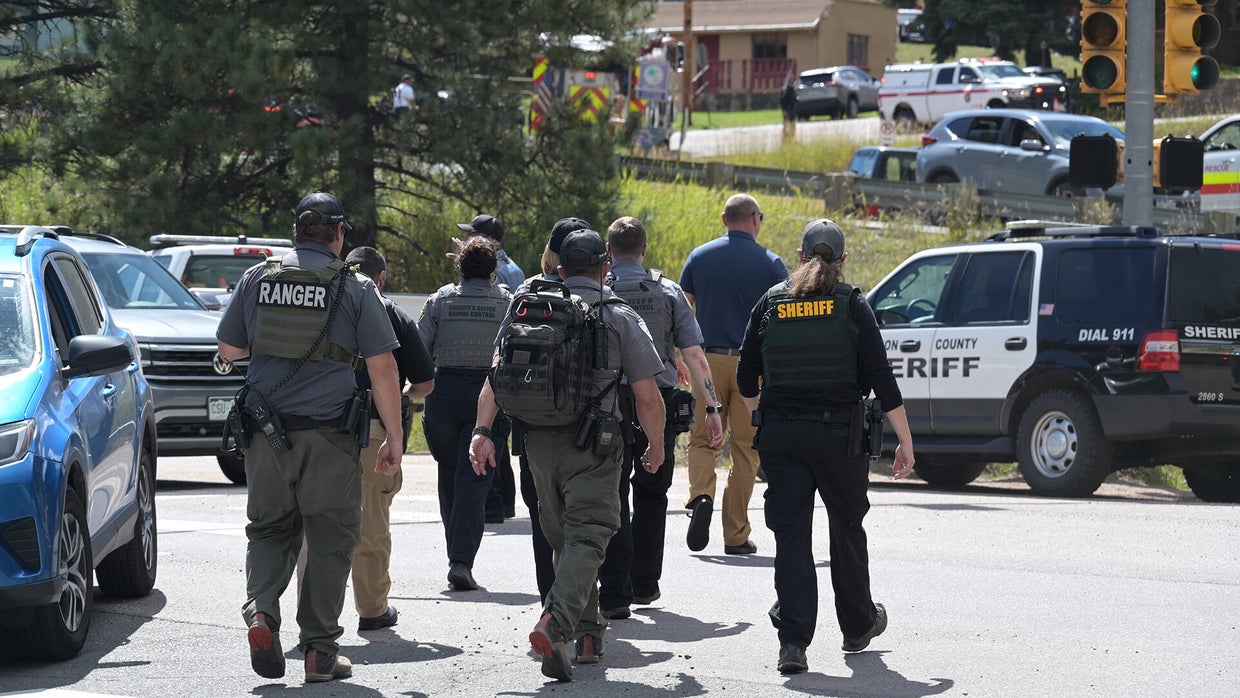 Former Columbine principal Frank DeAngelis offers help to community in ...
