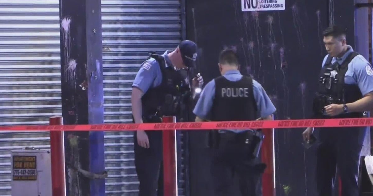 4 men hospitalized after mass shooting on Chicago's South Side - CBS ...
