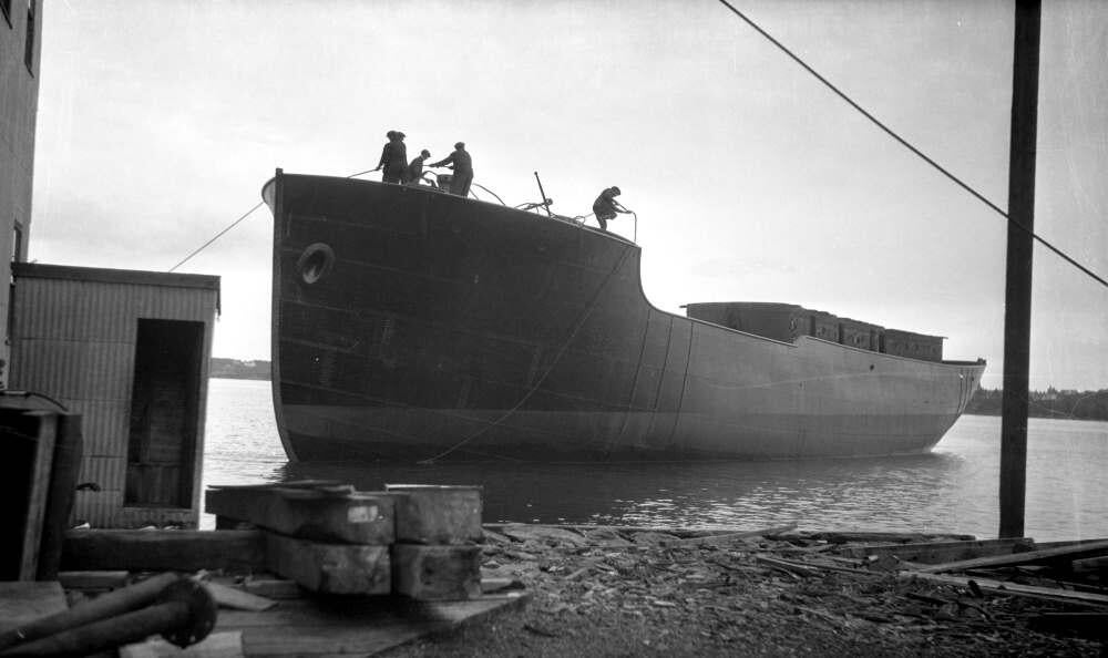 Wreck of ship that sank nearly a century ago found 200 feet underwater ...