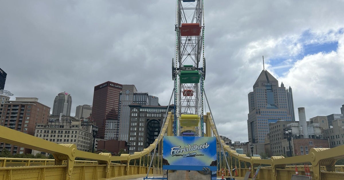 Ferris wheel returns to Pittsburgh bridge for Oktoberfest - CBS Pittsburgh