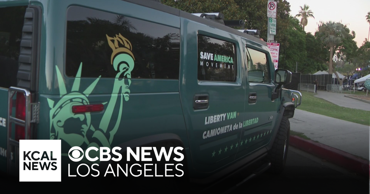 Immigration advocates launch fleet of cars to document ICE operations ...
