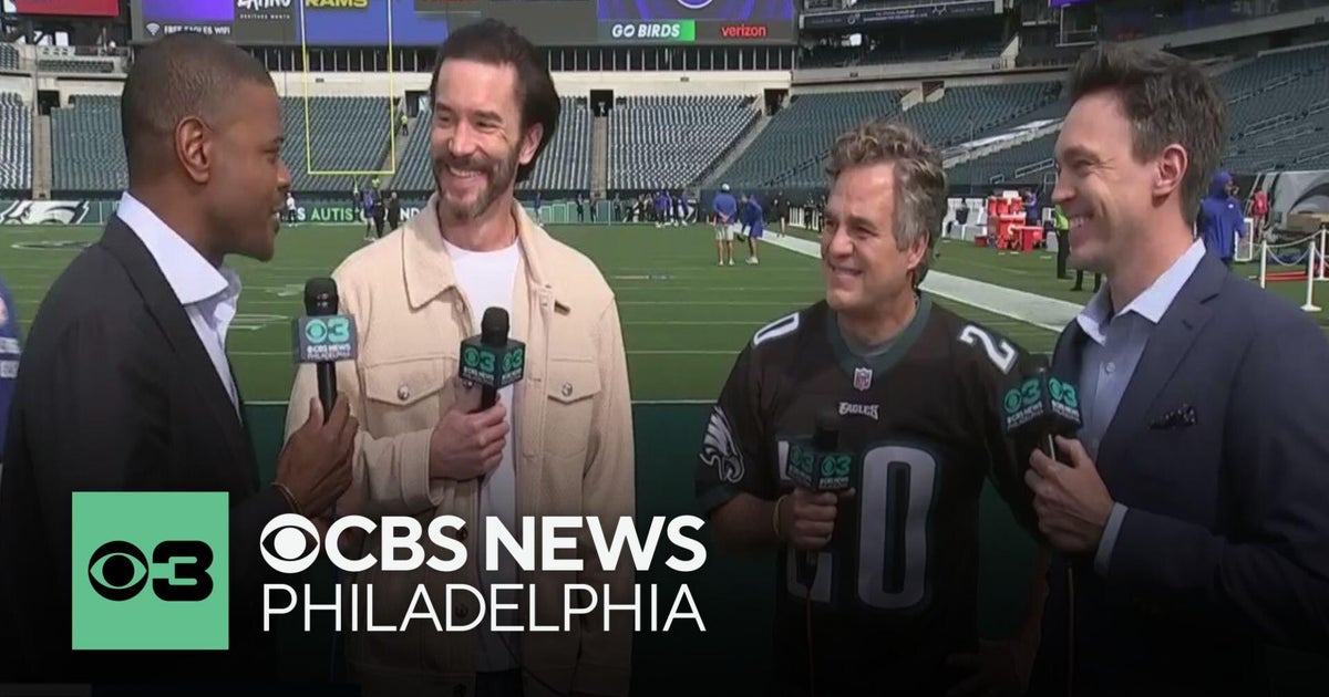 Actors Mark Ruffalo, Tom Pelphrey talk Delco, the tush push ahead of ...