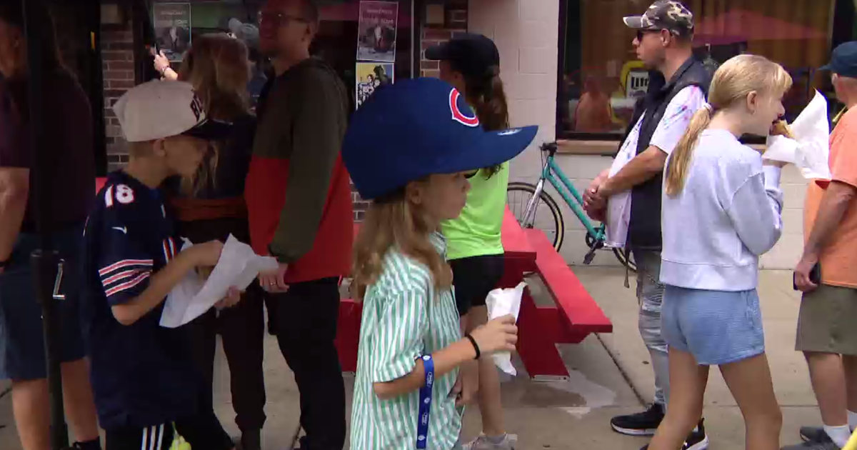 The Wieners Circle gives away free hot dogs after Caleb Williams ...