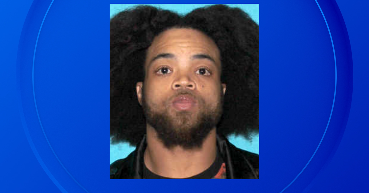 Detroit police searching for suspect accused of fatally shooting man in ...