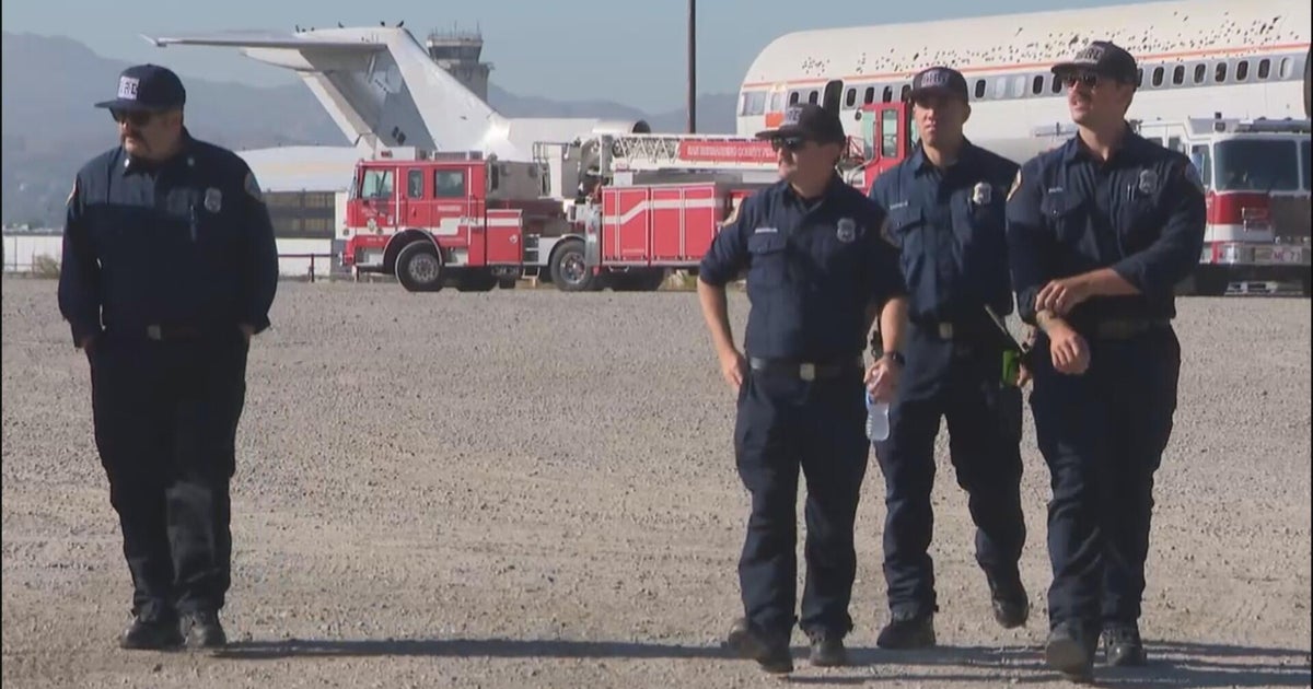 Tesla teaches Southern California first responders how to contain ...