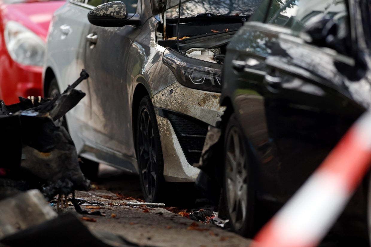 Bomb threat shuts Oktoberfest in Munich after explosives spark deadly ...