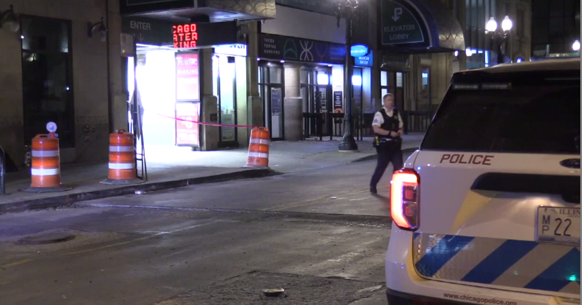 Man left in fair condition after being shot in downtown Chicago - CBS ...