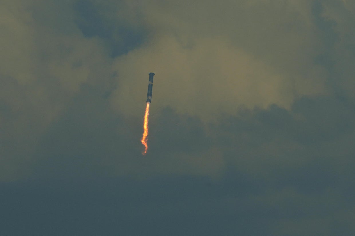 SpaceX launches 11th test flight of giant Super Heavy-Starship rocket ...