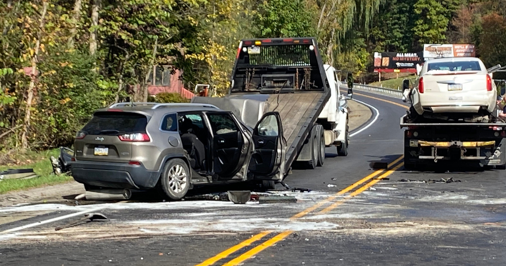 2 killed in Butler County crash - CBS Pittsburgh
