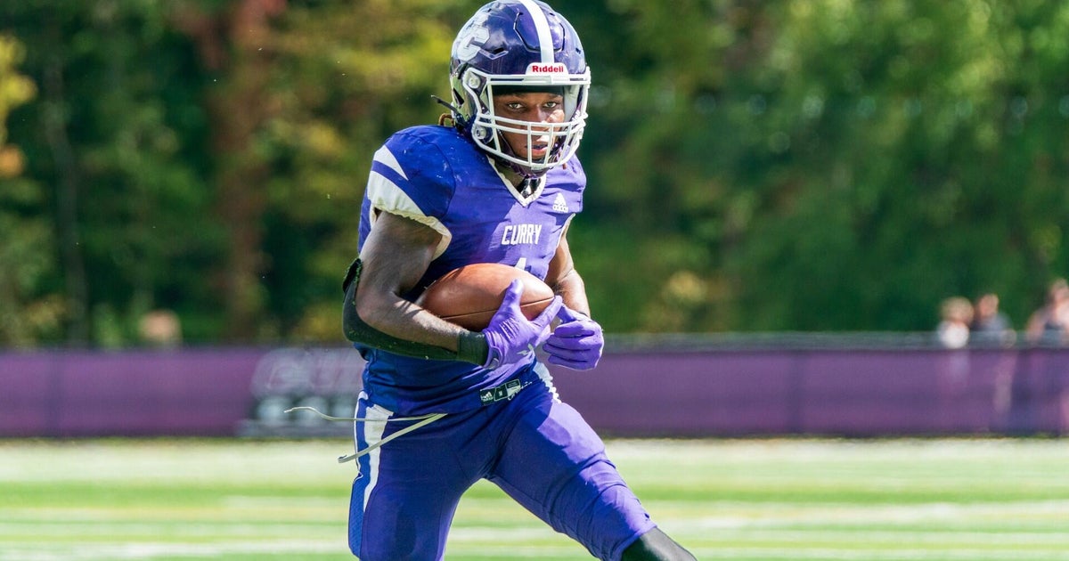 Massachusetts college running back sets NCAA rushing record with 522 ...