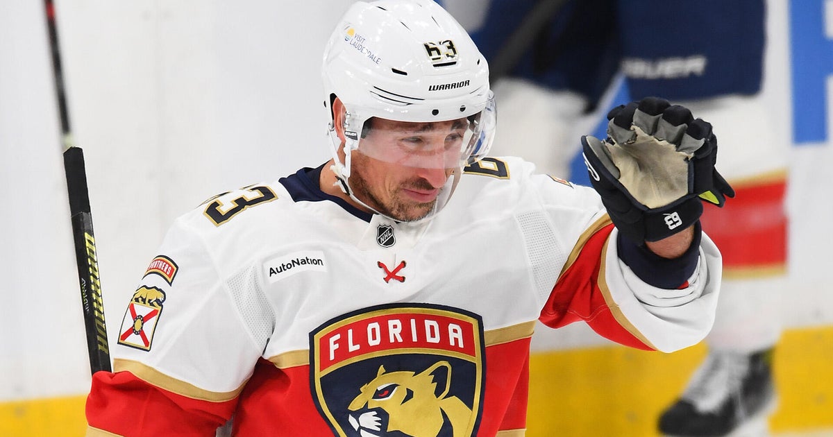 Brad Marchand gets emotional during tribute video, standing ovation in ...