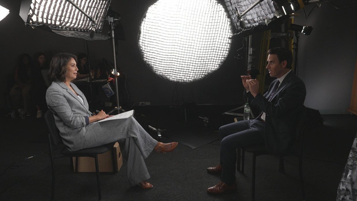 Mentalist Oz Pearlman reads people so well it seems like he's psychic ...