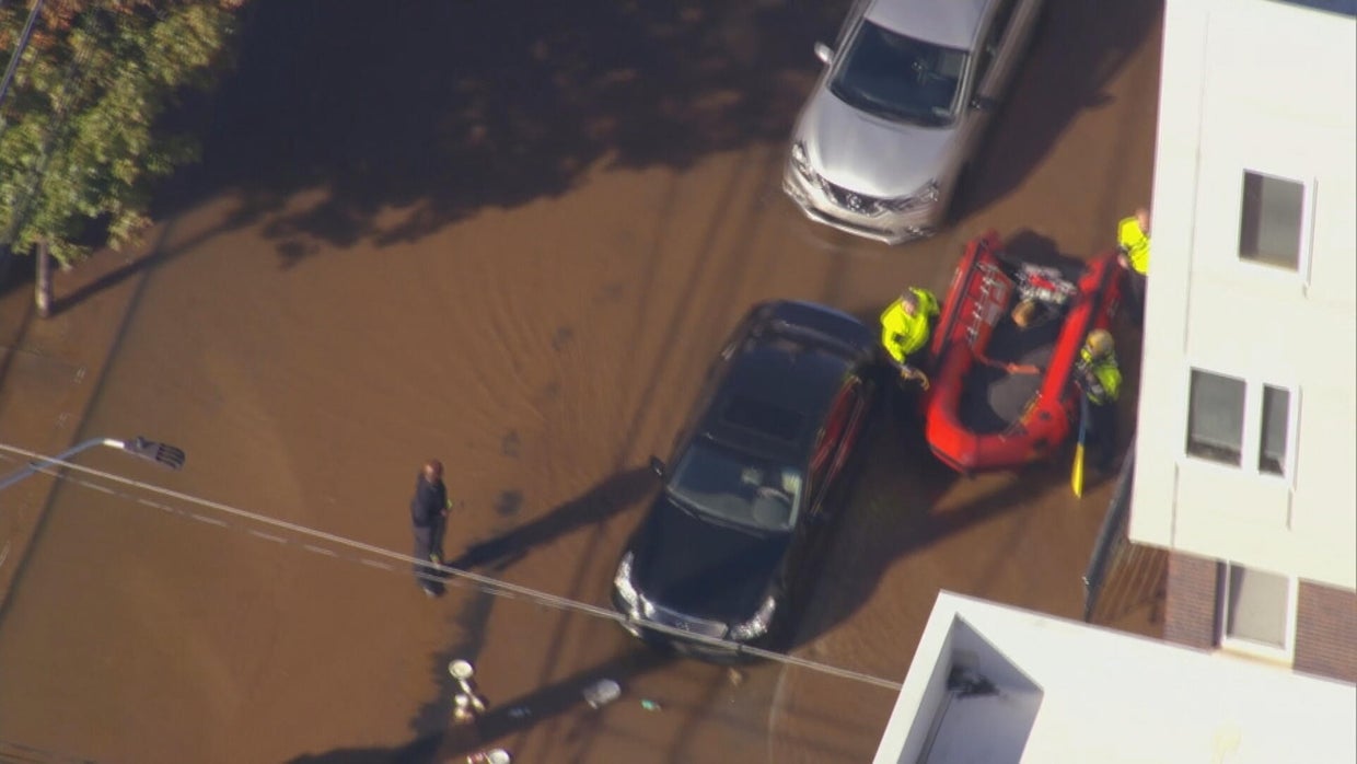 Water main break floods streets, swamps cars, damages homes in North ...
