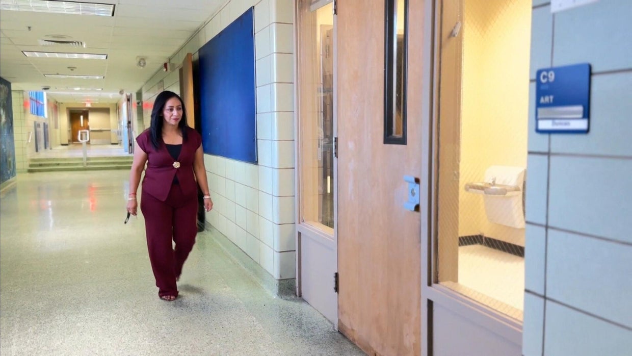 Aurora Public Schools to open first dual language magnet school - CBS ...