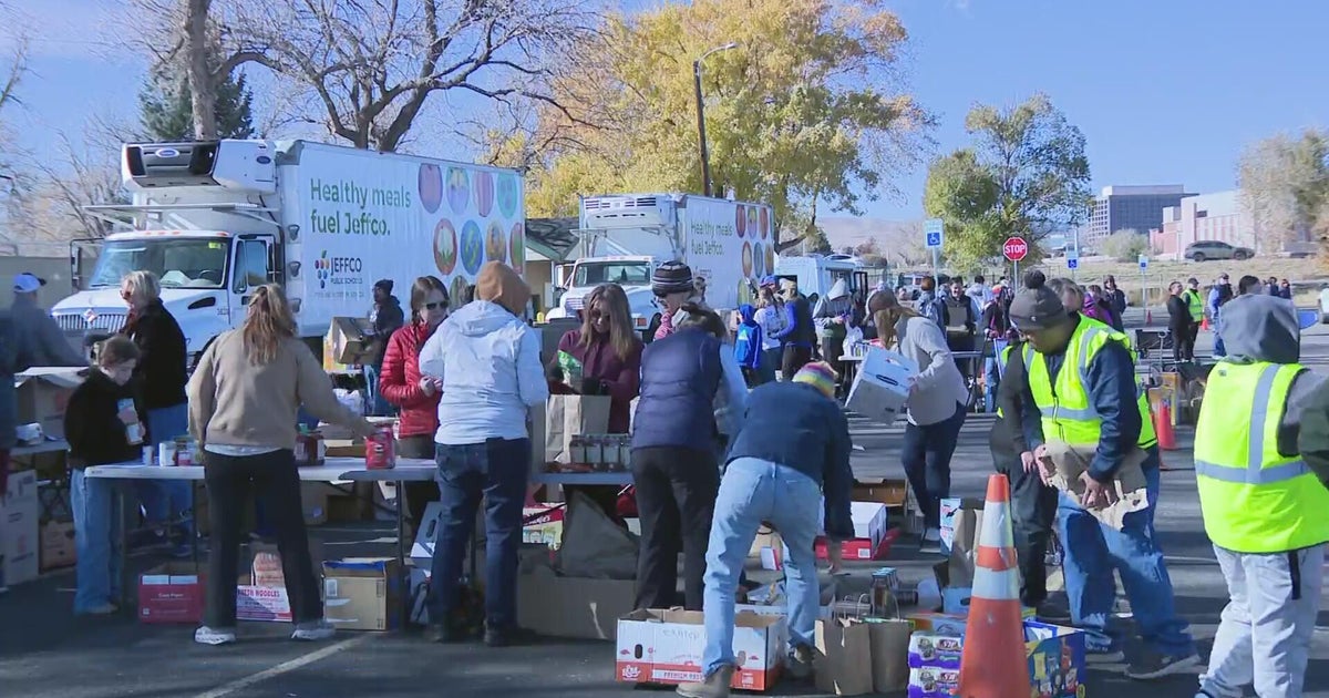 Coloradans volunteer, donate to help community members who lost SNAP ...