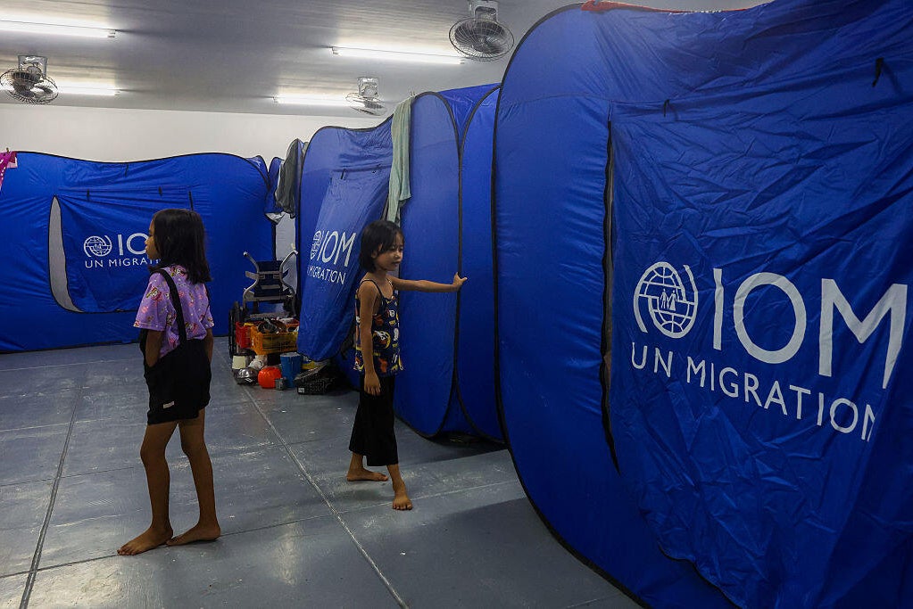 Super Typhoon Fung-wong slams into Philippines after displacing 1 million - CBS News