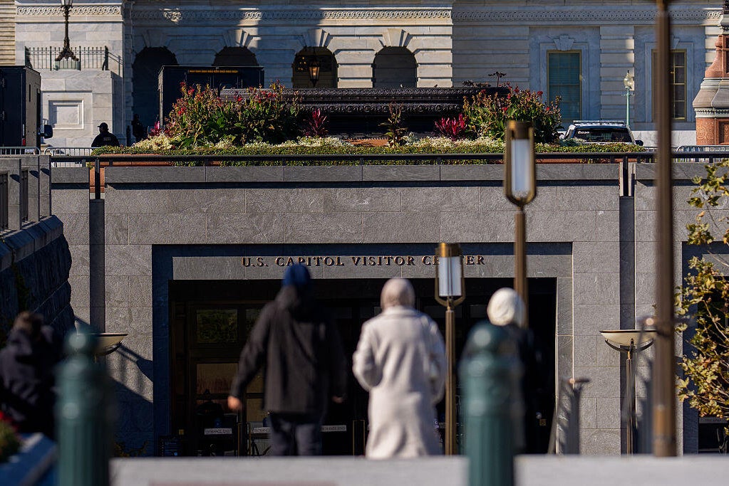 Government shutdown now over as federal agencies reopen and employees ...
