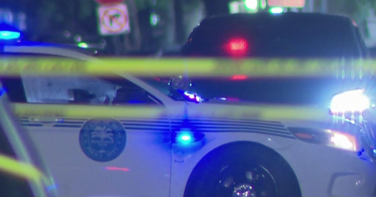 17-year-old Miami girl found shot in shoulder, police say - CBS Miami