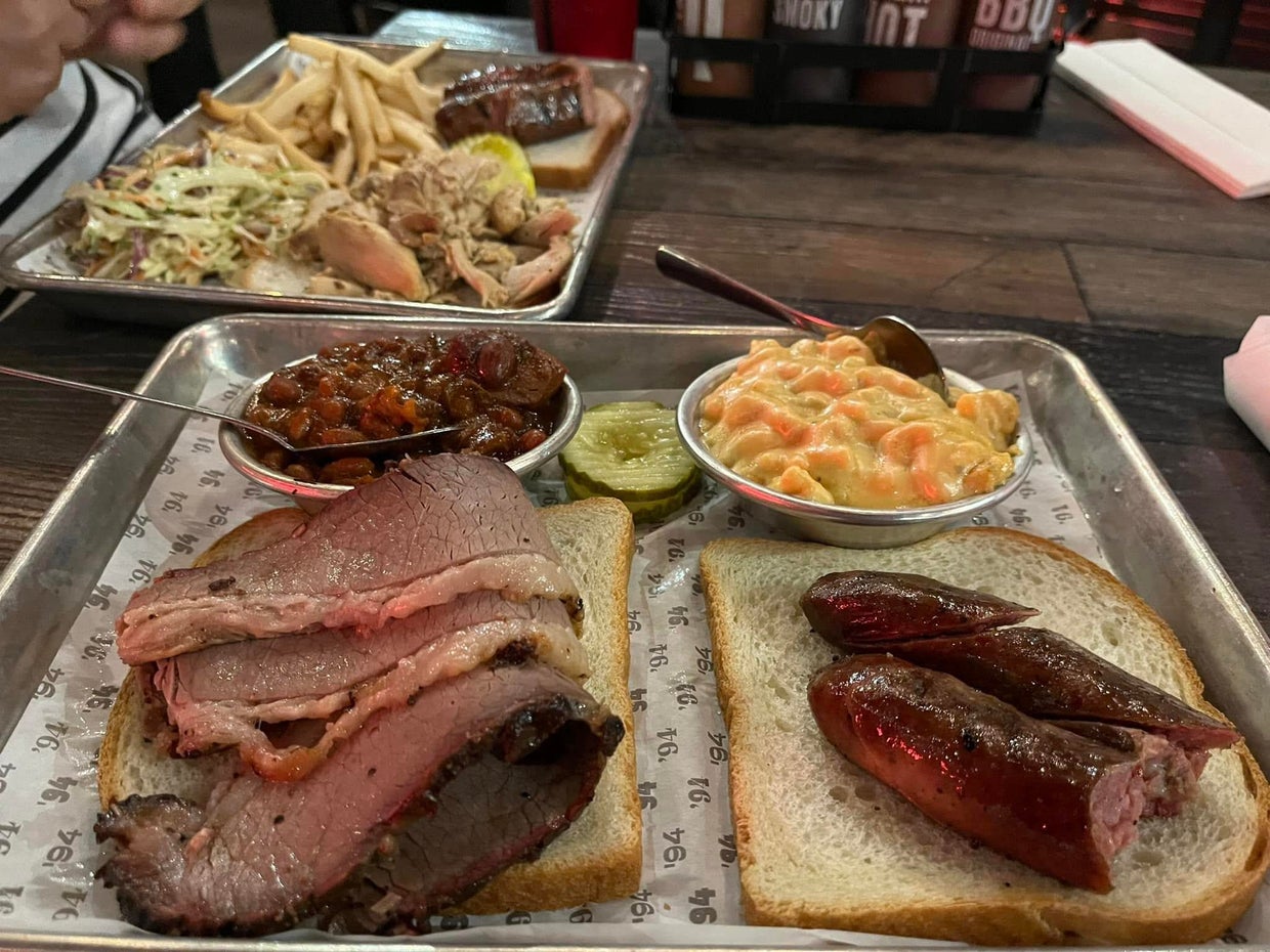Chicago's The Smoke Daddy barbecue to close Wicker Park location - CBS ...