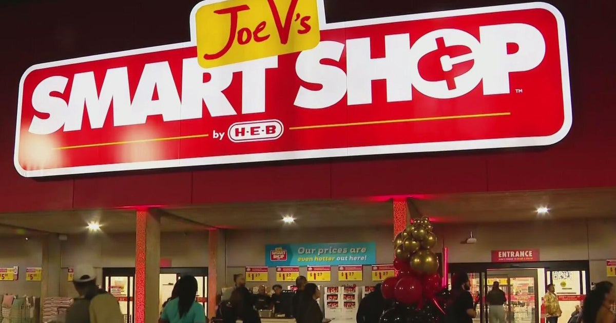Crowds line up for opening of Joe V’s Smart Shop in Irving - CBS Texas