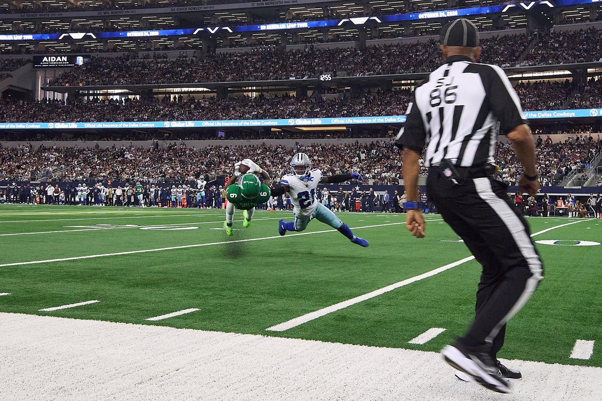 DeVonta Smith misses practice again before Philadelphia Eagles-Chicago ...