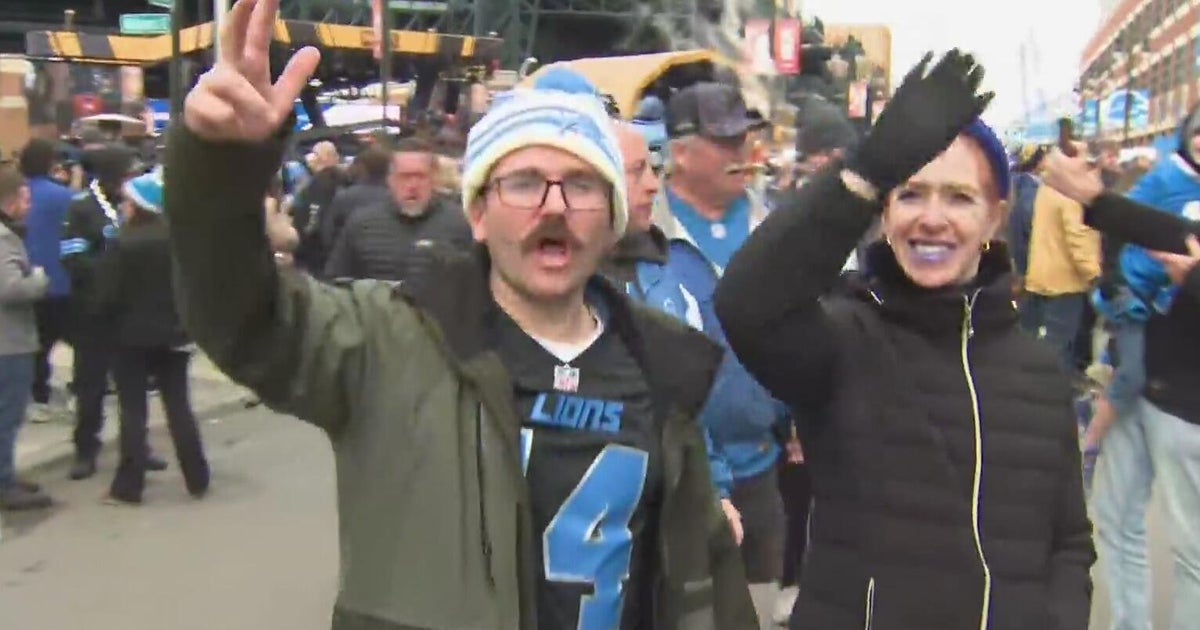 Detroit Lions fans flock to Ford Field for annual Thanksgiving game ...