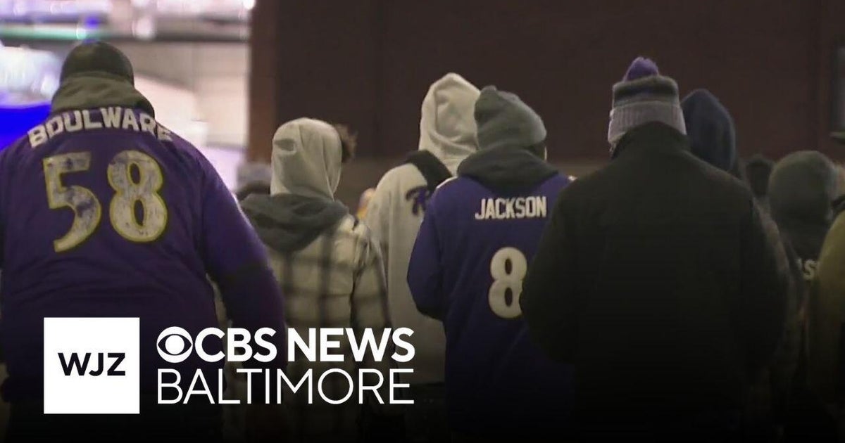 Ravens fans celebrate Thanksgiving at M&T Bank Stadium - CBS Baltimore
