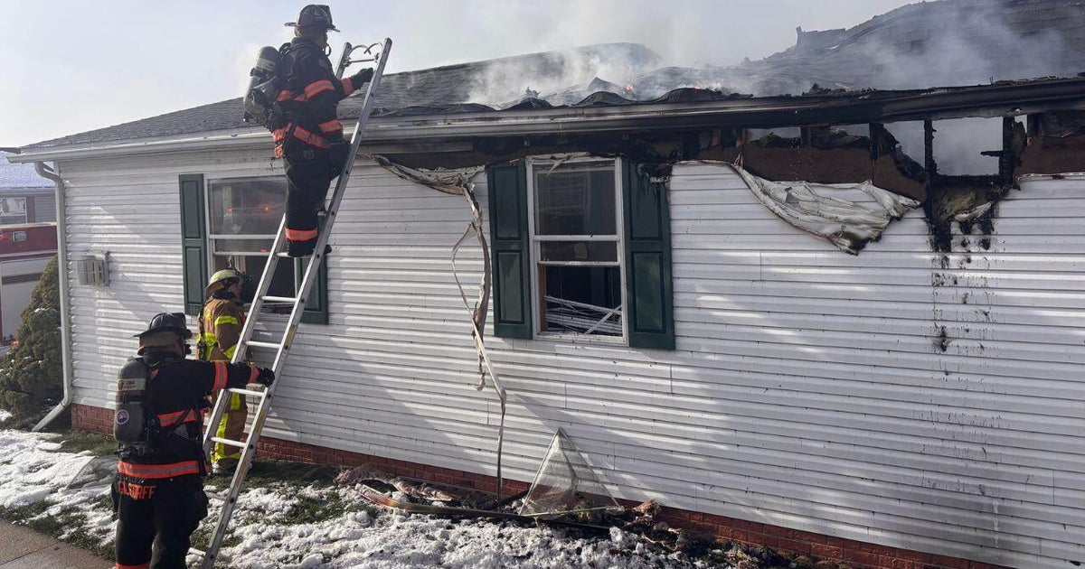 Multiple fire departments respond to mobile home fire in Monroe County ...