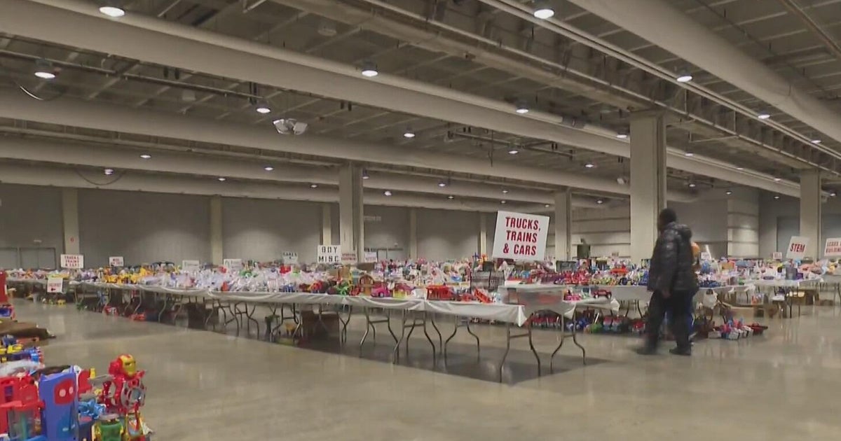 Play it Forward Pittsburgh hosts annual toy drive - CBS Pittsburgh