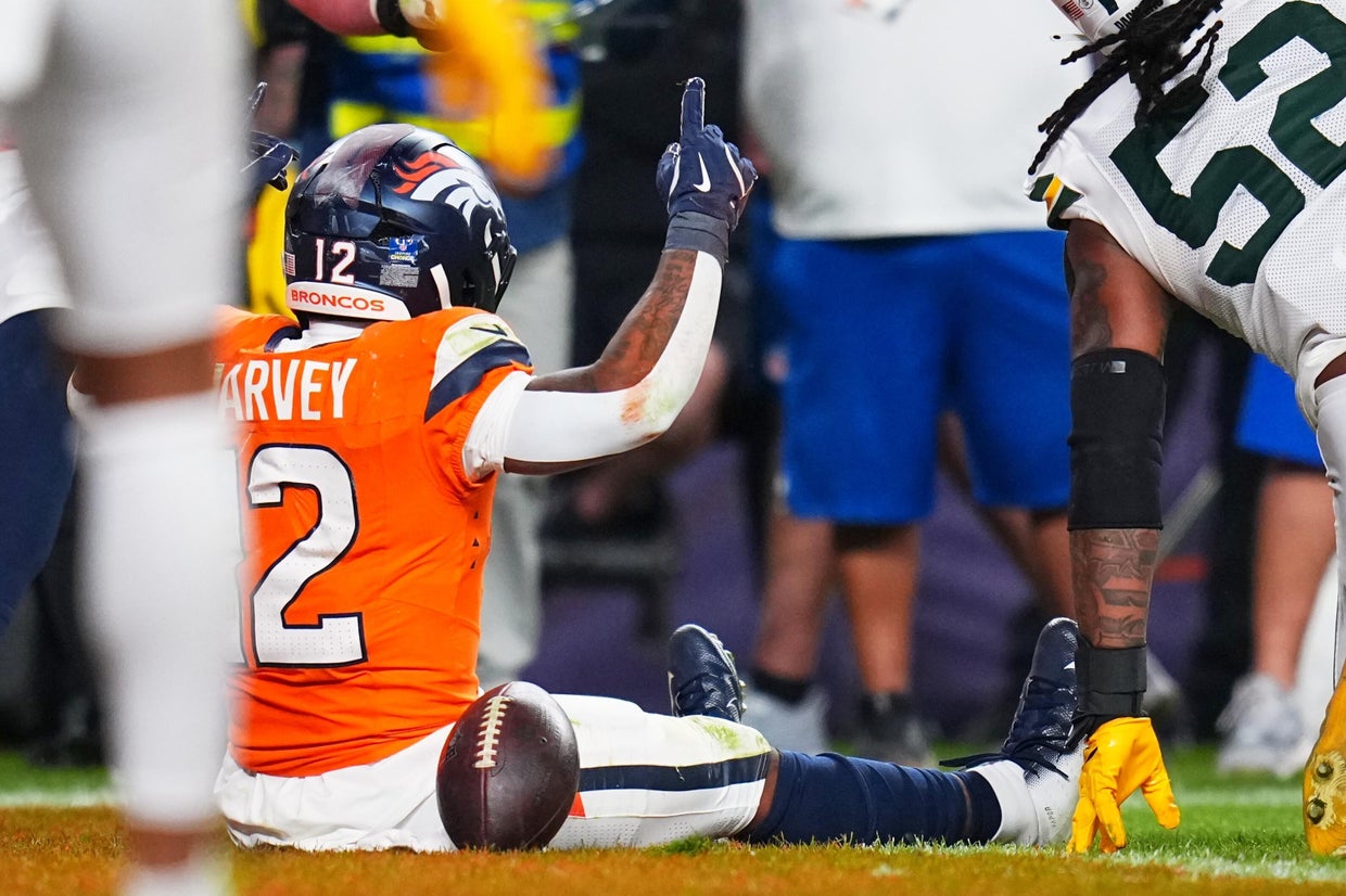 Denver Broncos beat Green Bay Packers 34-26 for 11th straight win - CBS ...
