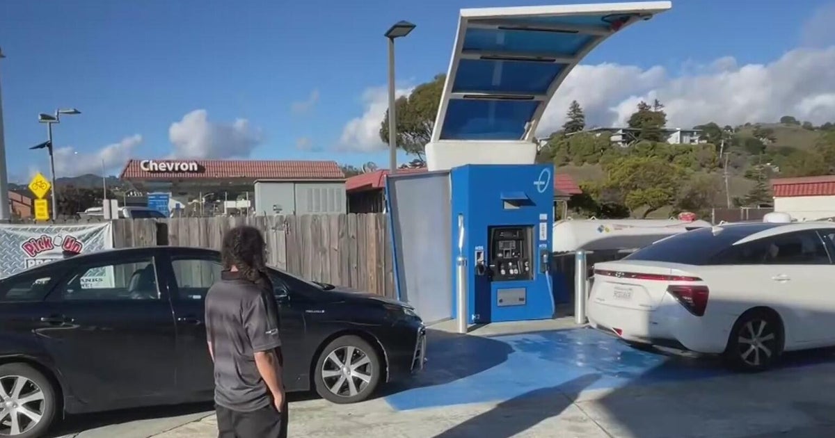 Hydrogen fuel cell car owners sue Toyota over lack of fuel filling ...