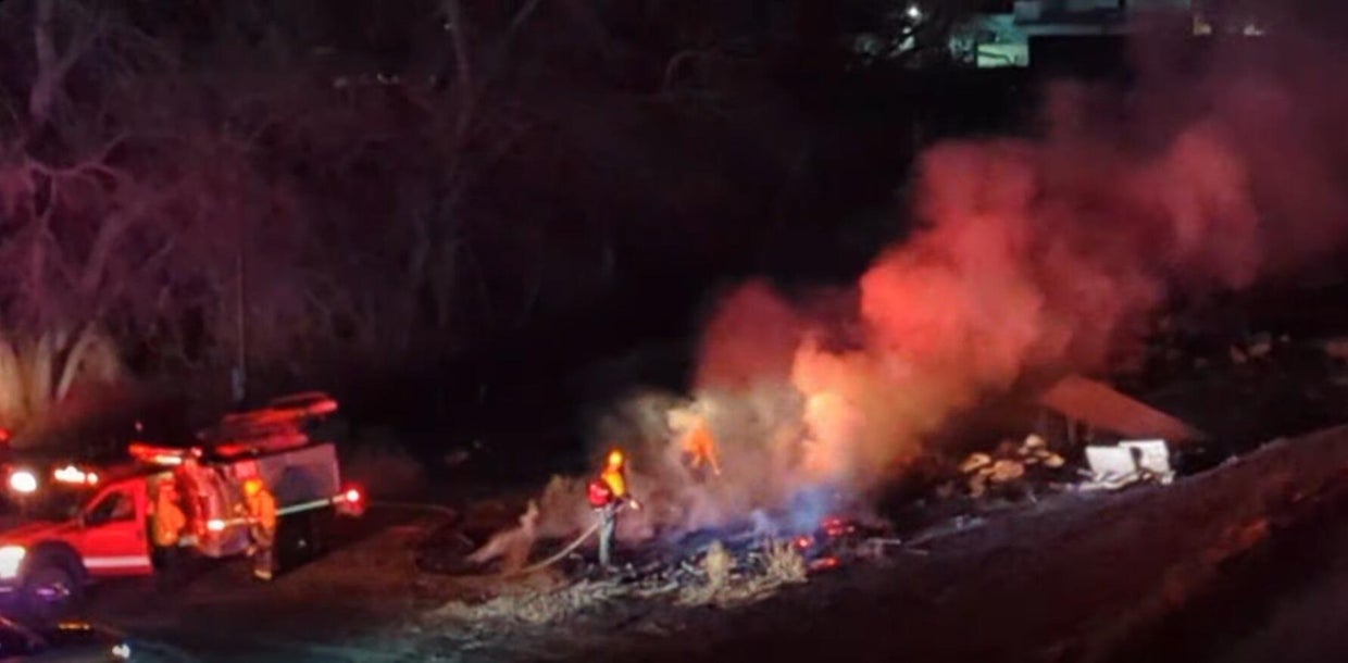 Colorado firefighters rush to put out grass fire burning near Franktown ...