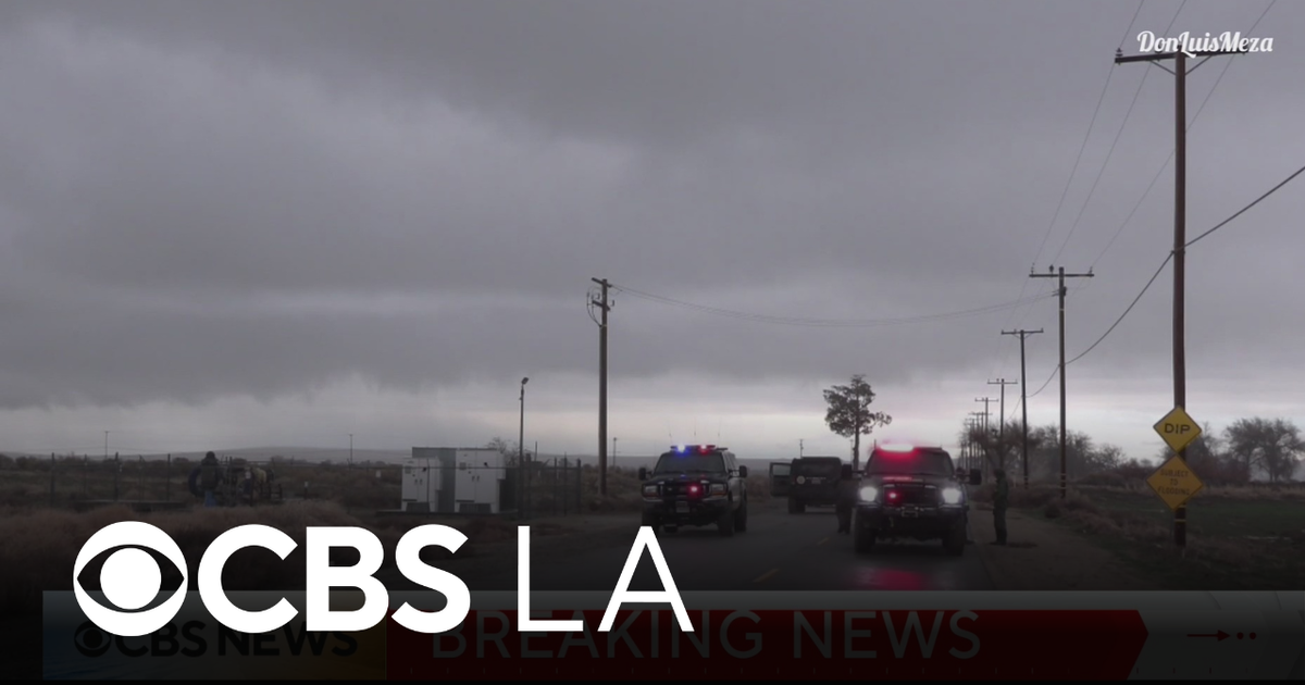 Man's body found inside partially submerged car in Lancaster - CBS Los ...