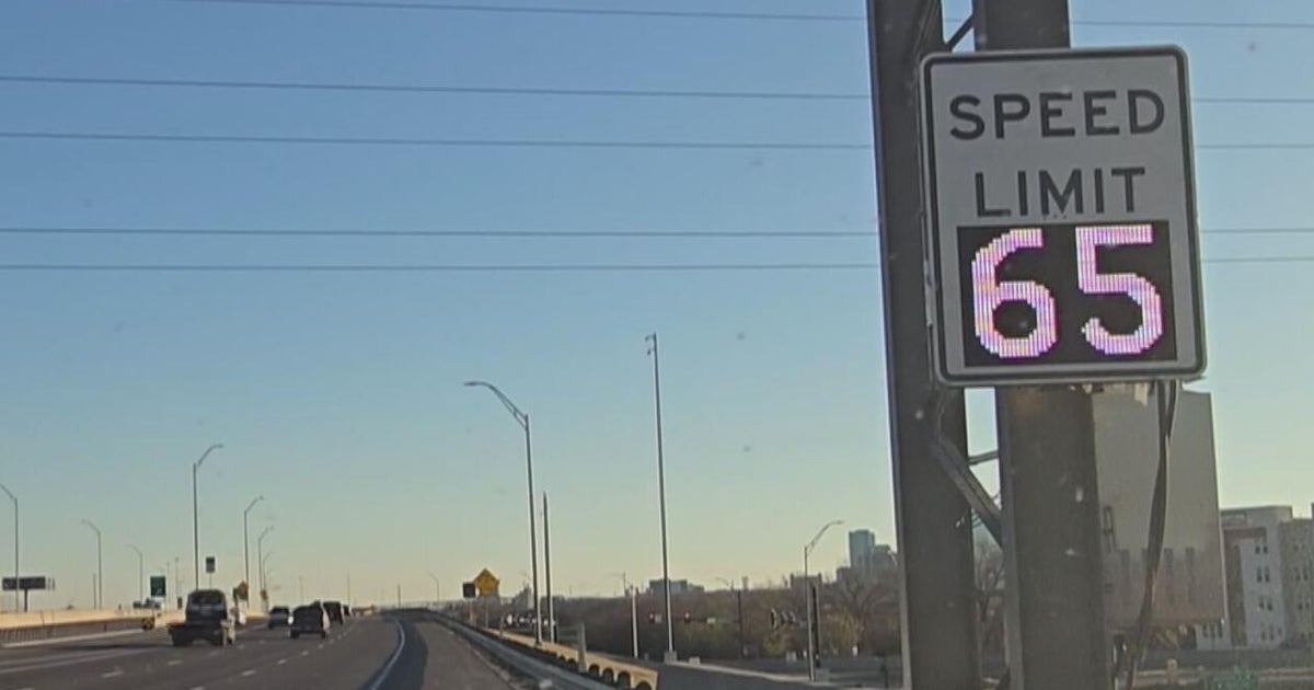 TXDOT installs digital speed limit signs - CBS Texas