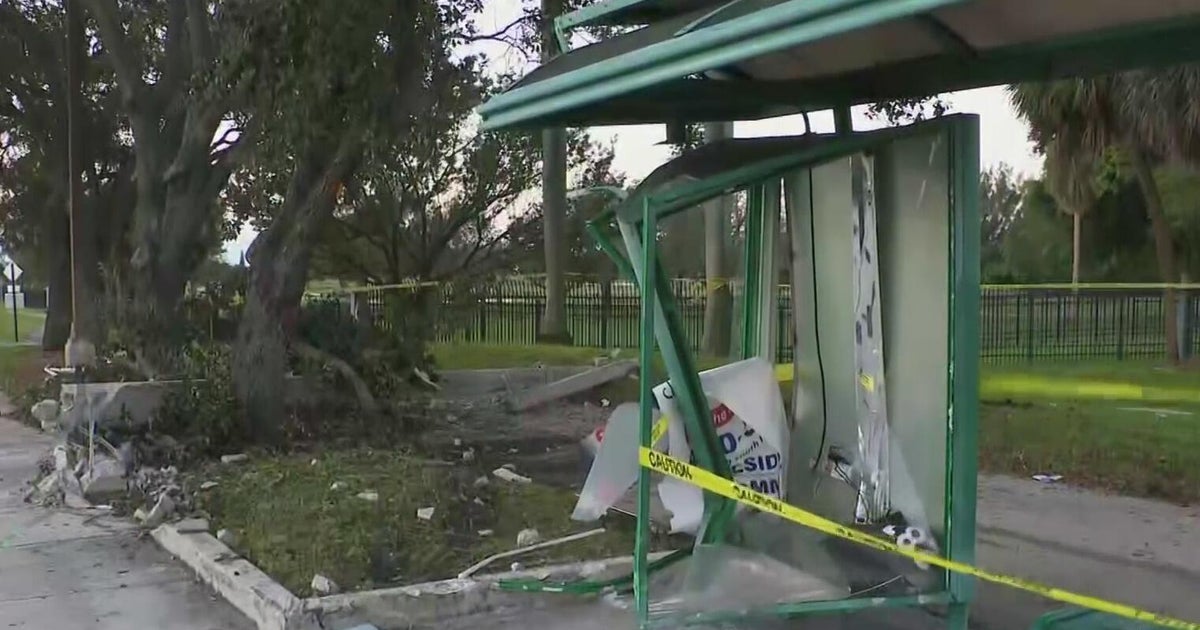 Violent Pompano Beach crash leaves three teenagers dead - CBS Miami