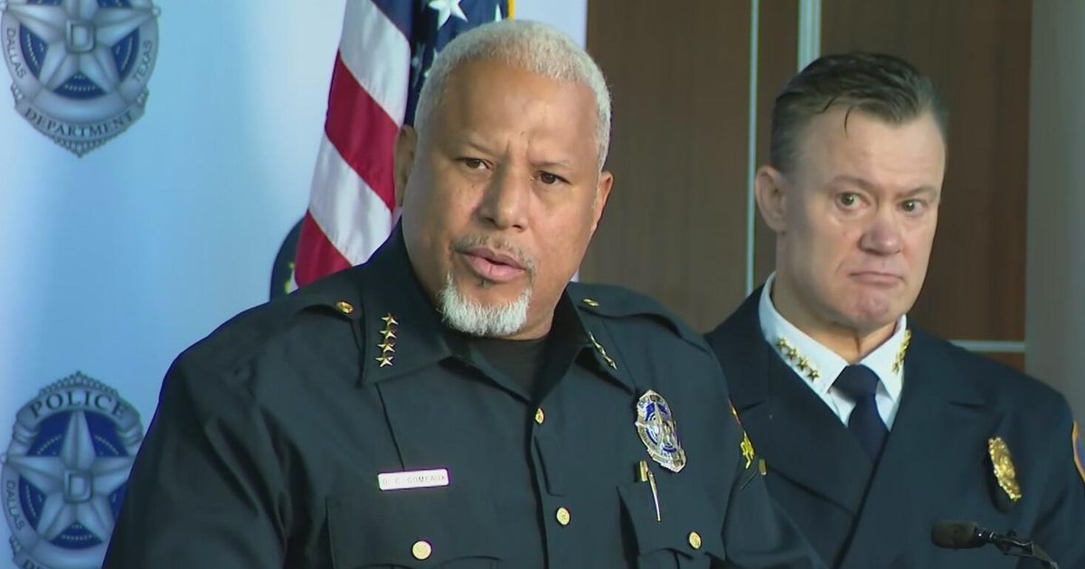 Dallas police officers increase patrols on New Year’s Eve - CBS Texas