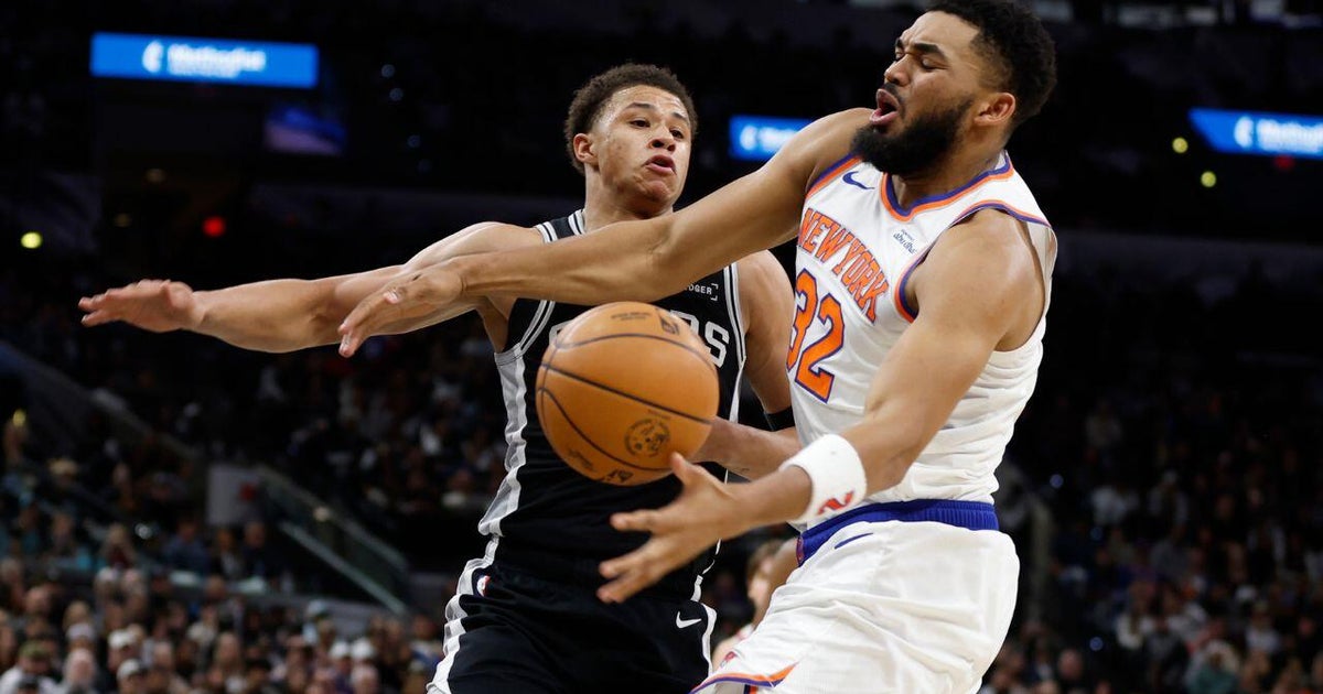 Spurs too much down the stretch, rally for wild win over Knicks - CBS ...