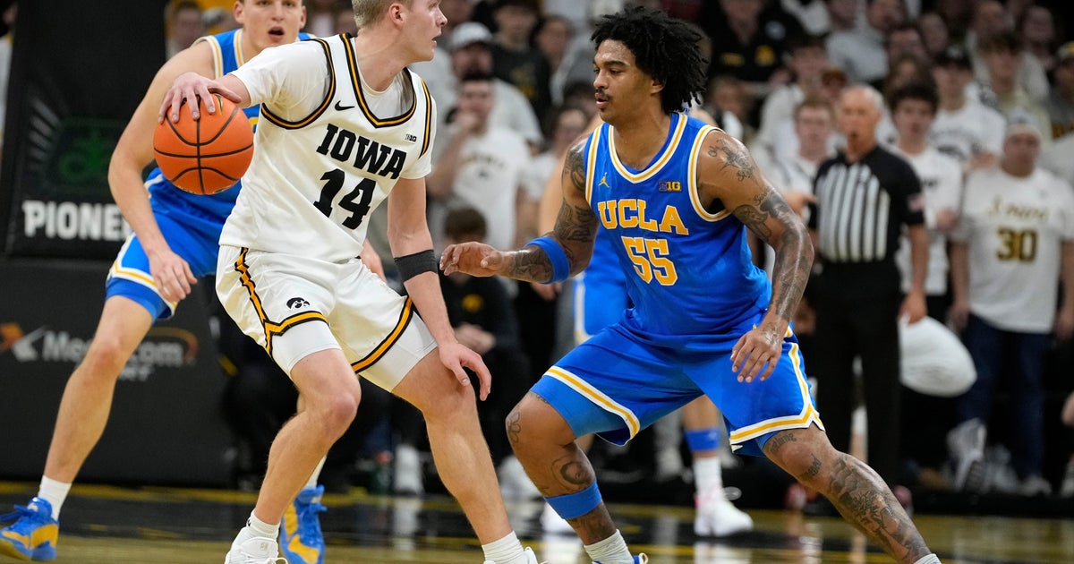 Stirtz scores 27 points, No. 25 Iowa holds off a comeback try by UCLA ...